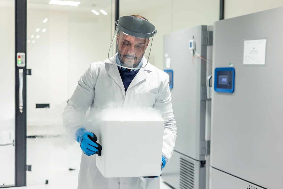 Lab Specimens & Biologics | Healthcare | American Expediting